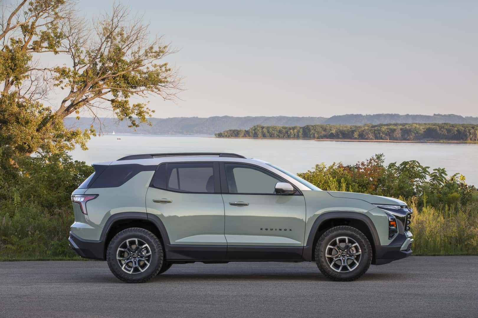 2025 Chevrolet Equinox vs. Nissan Rogue | Comparison Guide